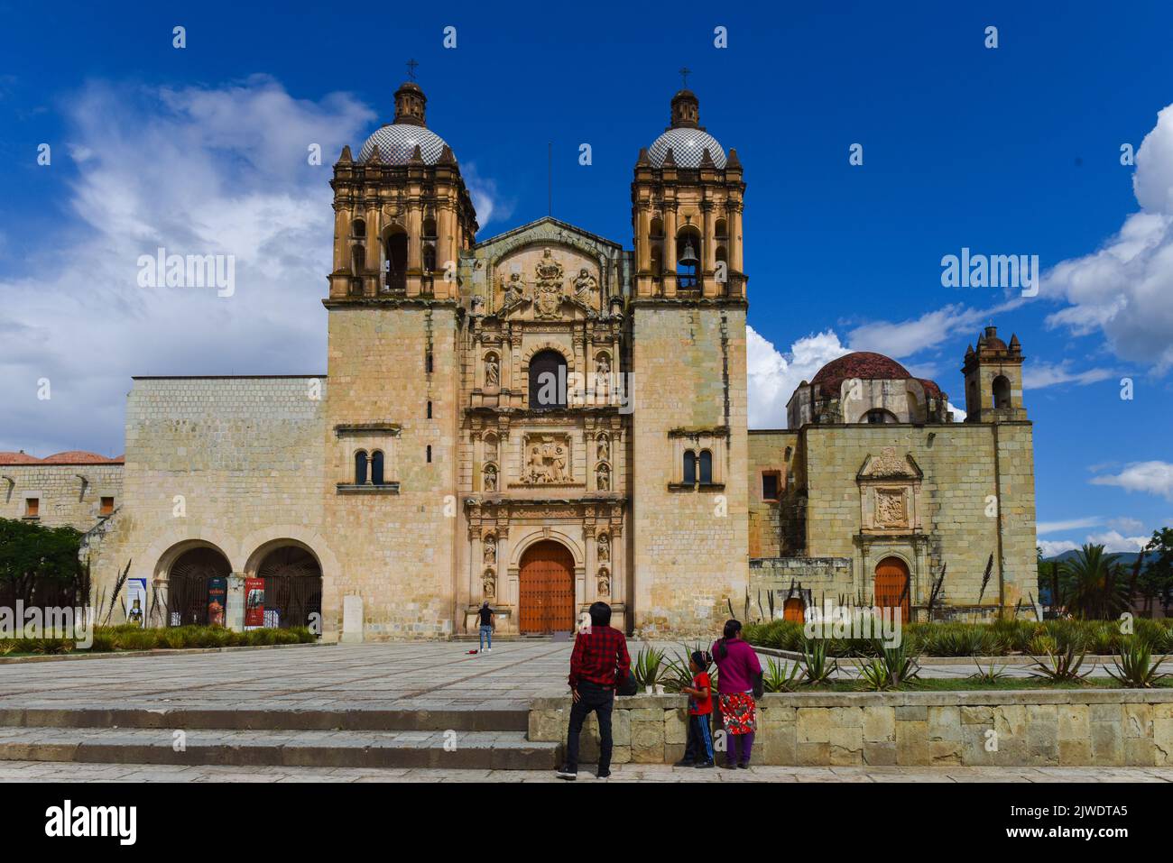 Le célèbre Templo de Santo Domingo de Guzmán dans le centre historique d'Oaxaca de Juarez, Etat ...