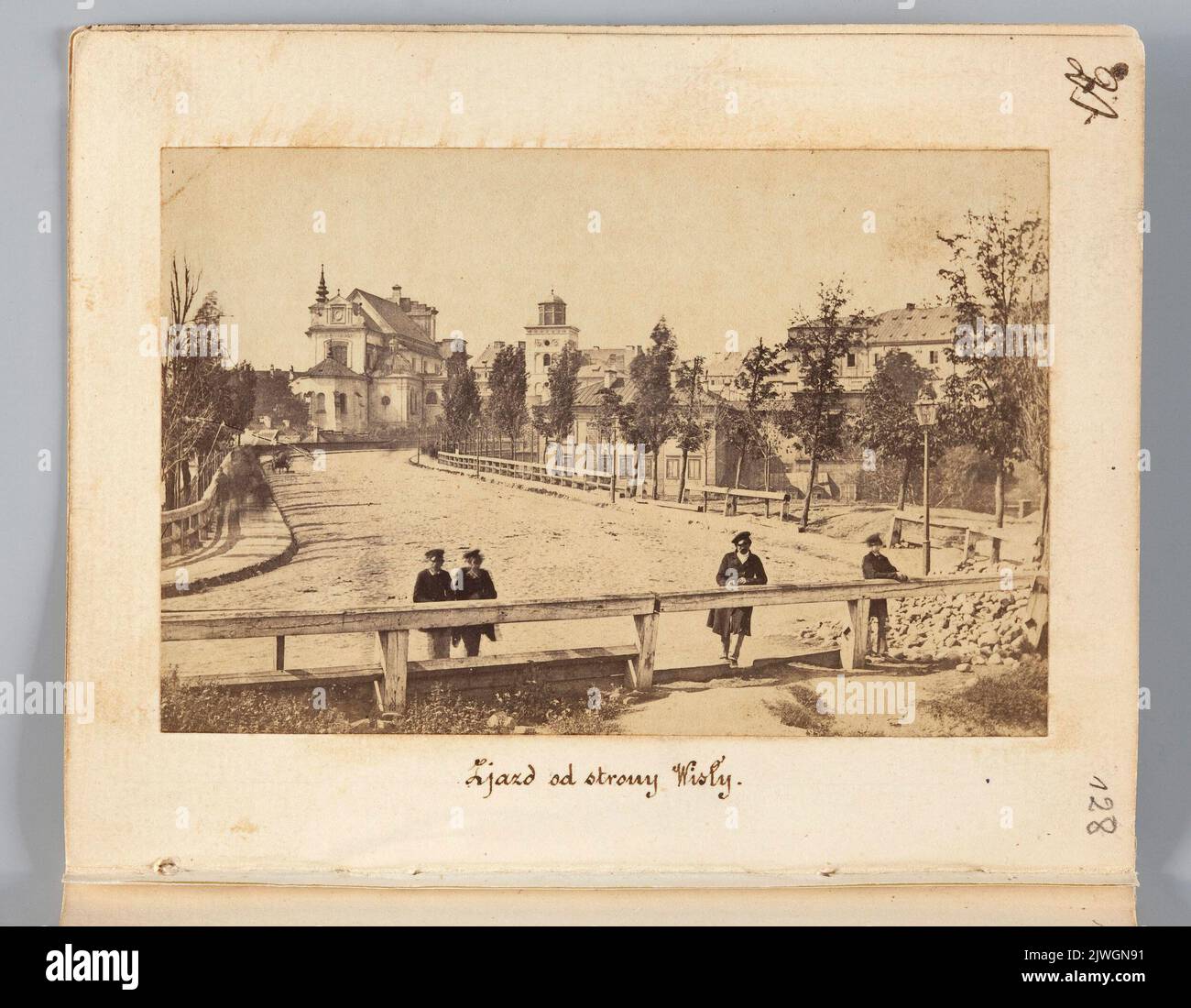 Varsovie. 'Zjazd du côté de la Vistule' (vue vers l'église Sainte-Anne ...