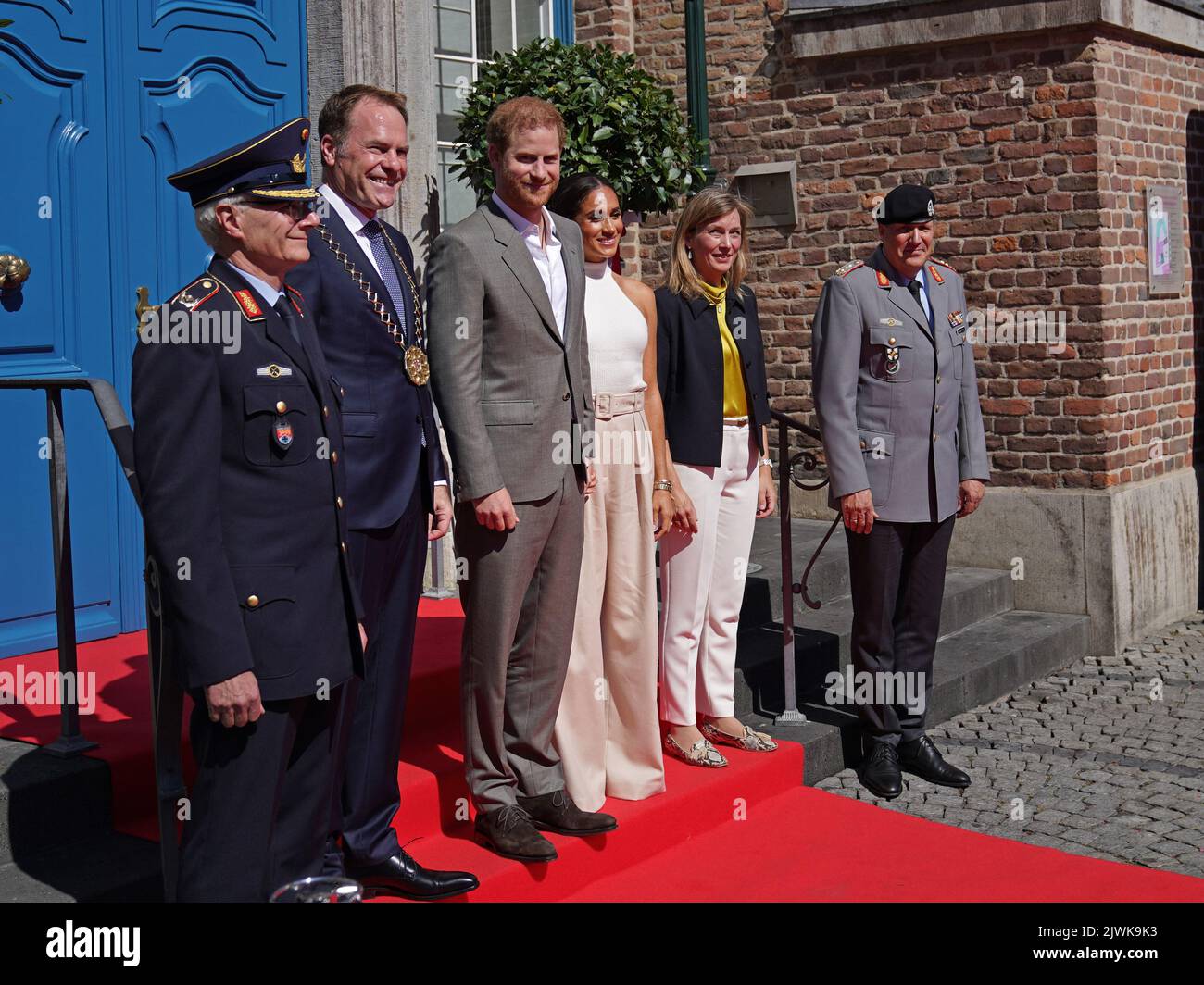 Le duc et la duchesse de sussex jeux invictus dusseldorf 2023 Banque de ...