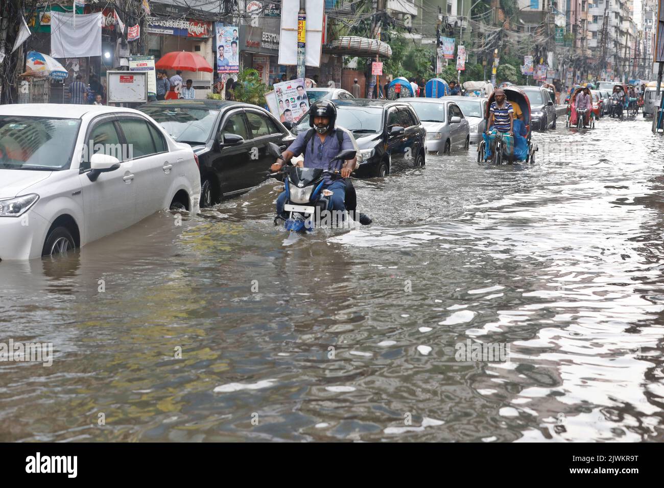 Inondation au bangladesh 2022 Banque de photographies et d’images à haute résolution - Alamy