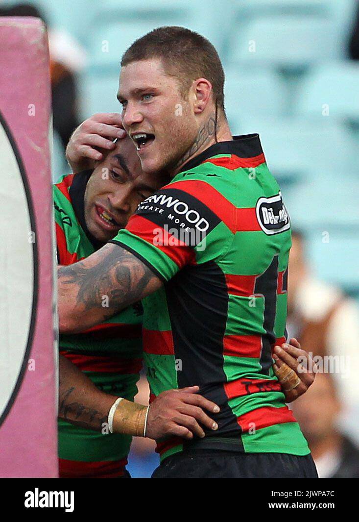 Nathan Merritt fête son essai avec Chris McQueen lors du match NRL ...