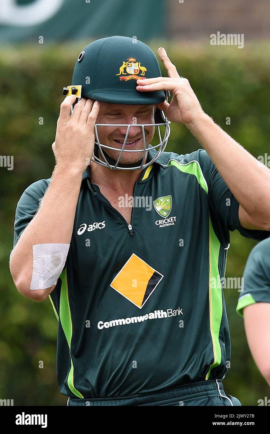 Le cricketer australien Shane Watson s'entraîne lors d'une séance de ...