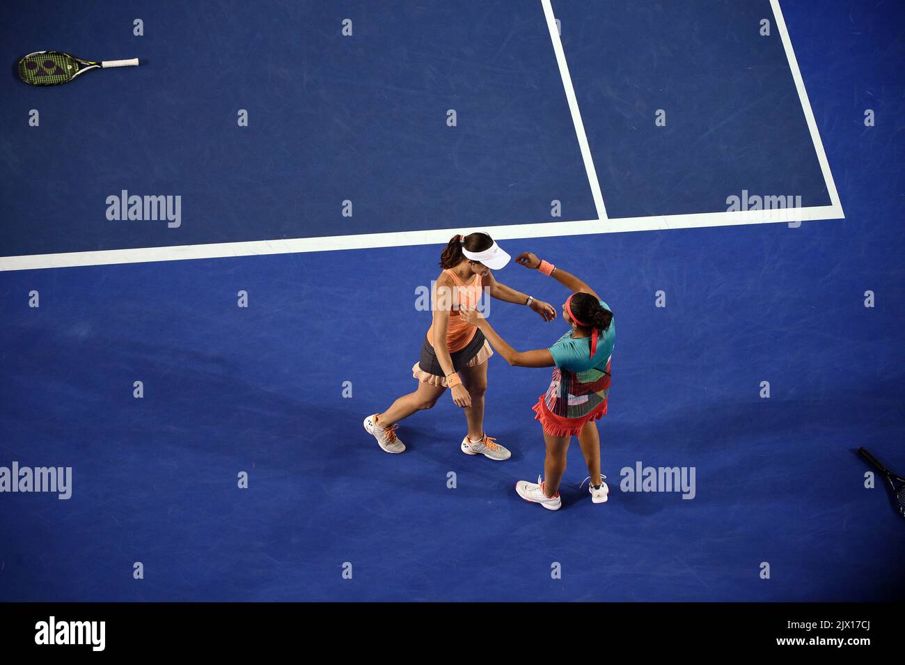 Martina Hingis de Suisse (à gauche) Sania Mirza d'Inde (à droite ...