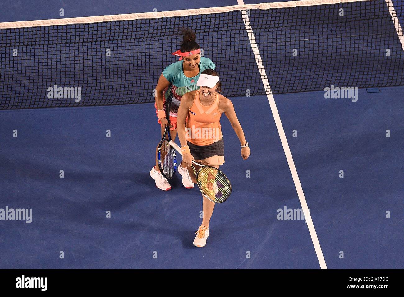 Martina Hingis de Suisse (ci-dessous) réagit sur le net avec la ...