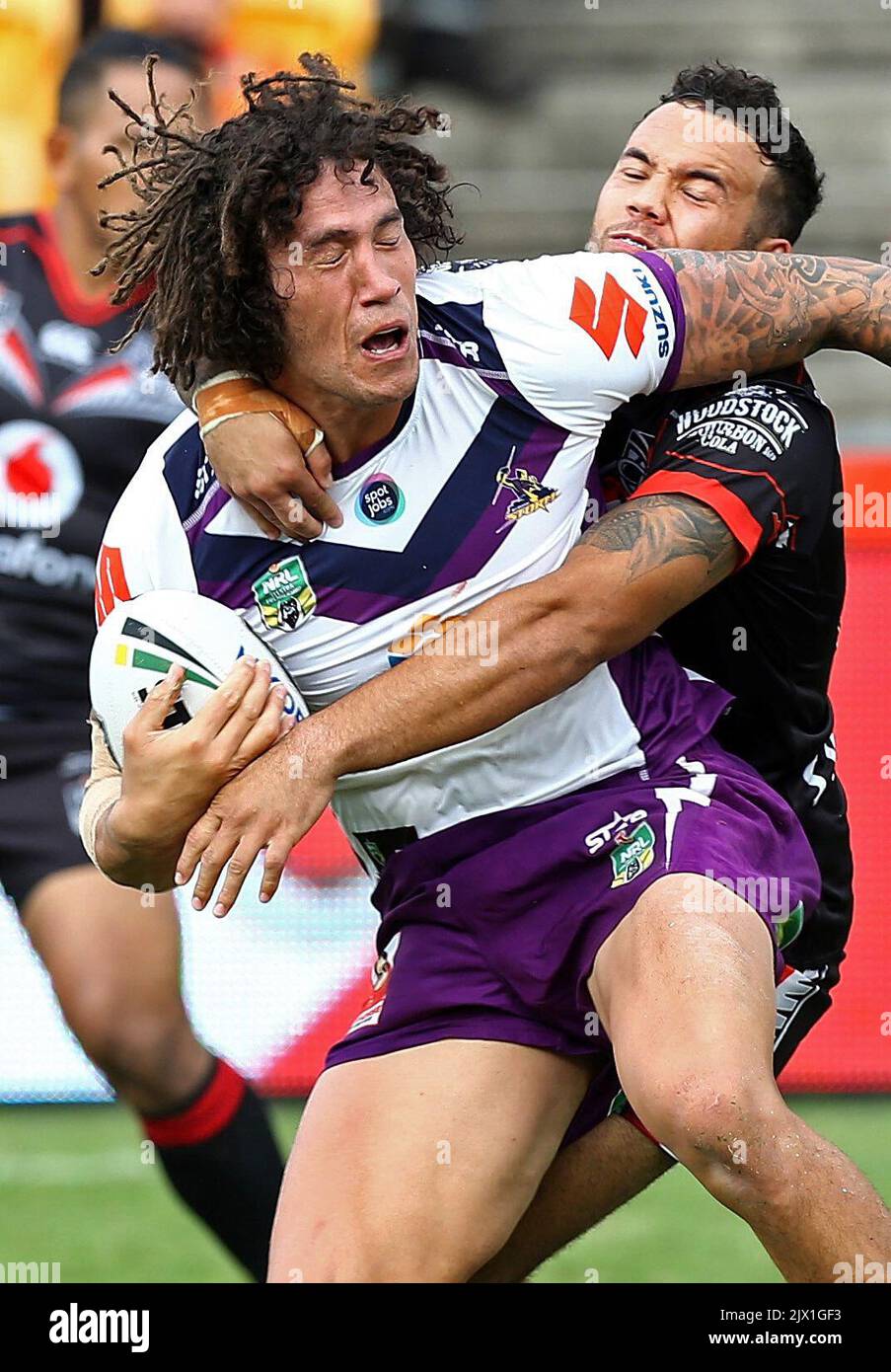 Kevin Proctor, de la tempête de Melbourne, est affronté par Jazz Tevaga ...