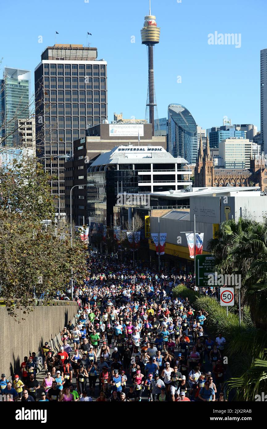 Les participants participent à la course de City2Surf à Sydney, le ...