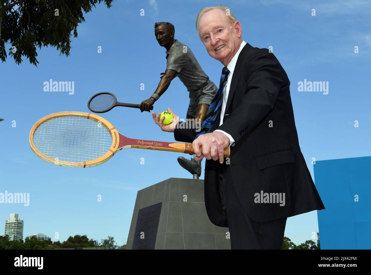 La légende australienne du tennis Rod laver dévoile une statue plus ...