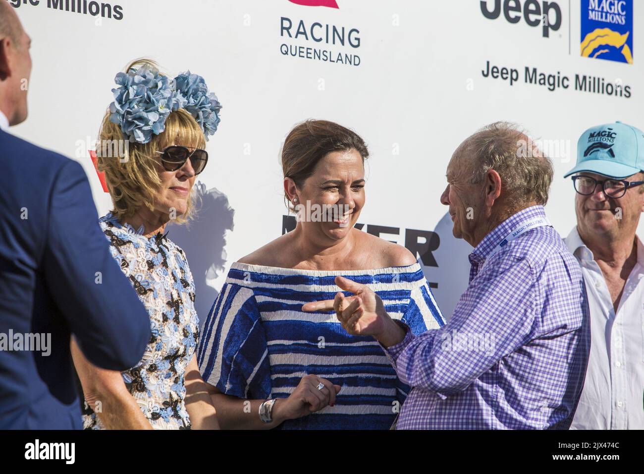 L-R, Katie page, première ministre du Queensland, Anna Palaszczuk et ...