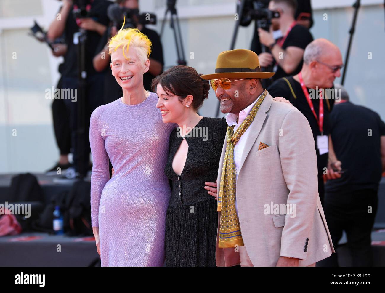 Tilda swinton et carly sophia davies Banque de photographies et d’images à haute résolution - Alamy