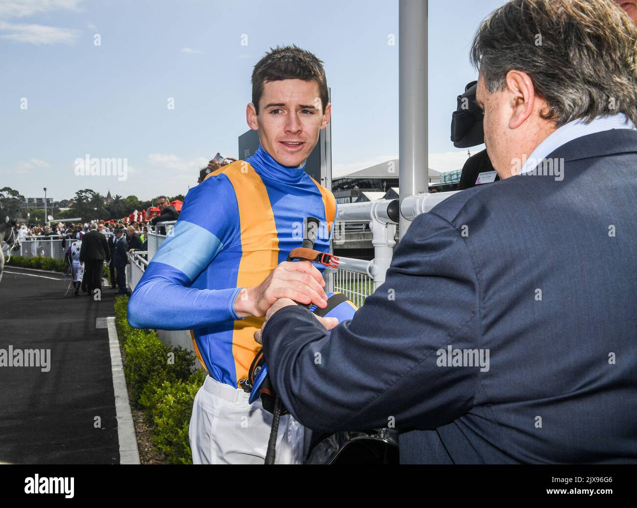 Le jockey Jason Collett, pilote de Goodfella, revient à la balance ...
