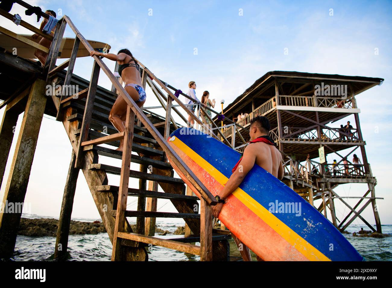 Siargao surf Banque de photographies et d’images à haute résolution - Alamy