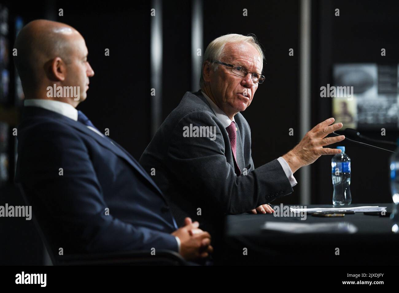 Todd Greenberg (à gauche) et Peter Beattie, directeur général de la NRL ...