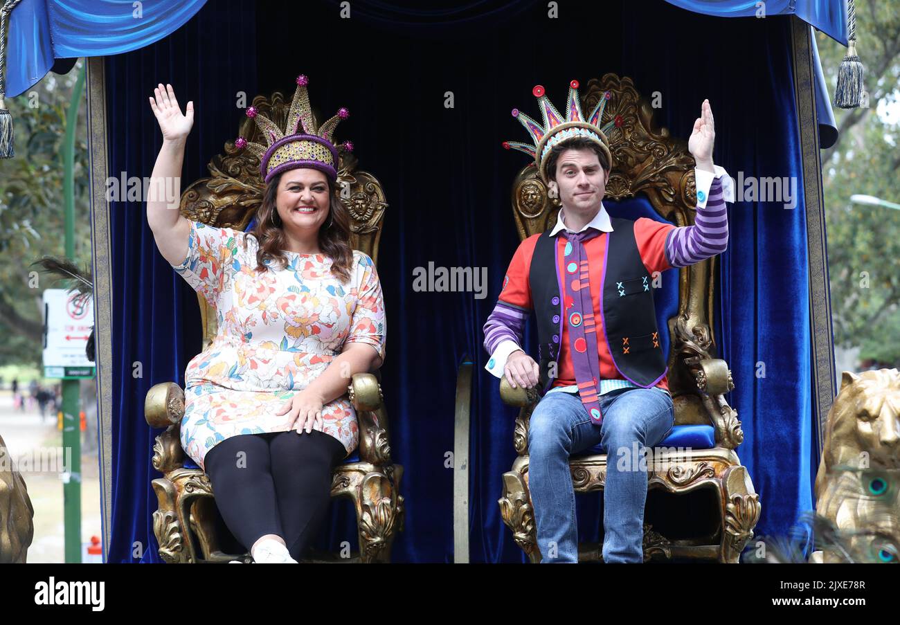 Le présentateur de télévision Jimmy Giggle (à droite) et la ...