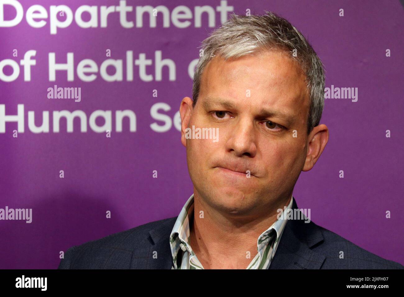 Le Dr Brett Sutton, administrateur en chef adjoint de la santé de ...