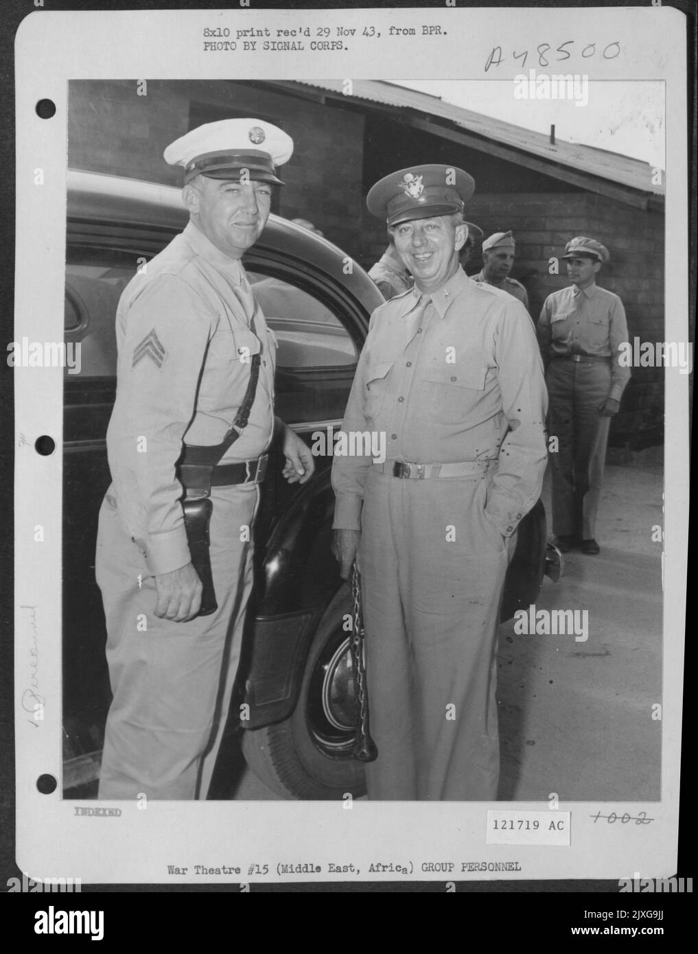 Dépôt aérien du Moyen-Orient : le Sgt John F. Corbett, Everett ...