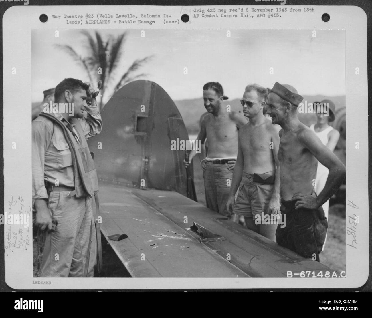La queue de ce Lockheed P-38 de l'escadron de chasseurs 339th, 12th ...
