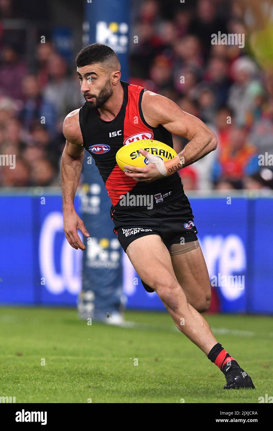 Adam Saad des bombardiers lors du match de la série 17 de l'AFL entre ...