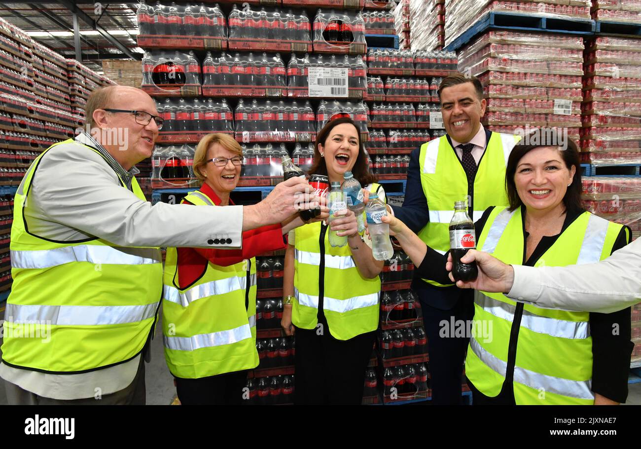 (De gauche à droite) le conseiller Charles Strunk, le directeur général ...