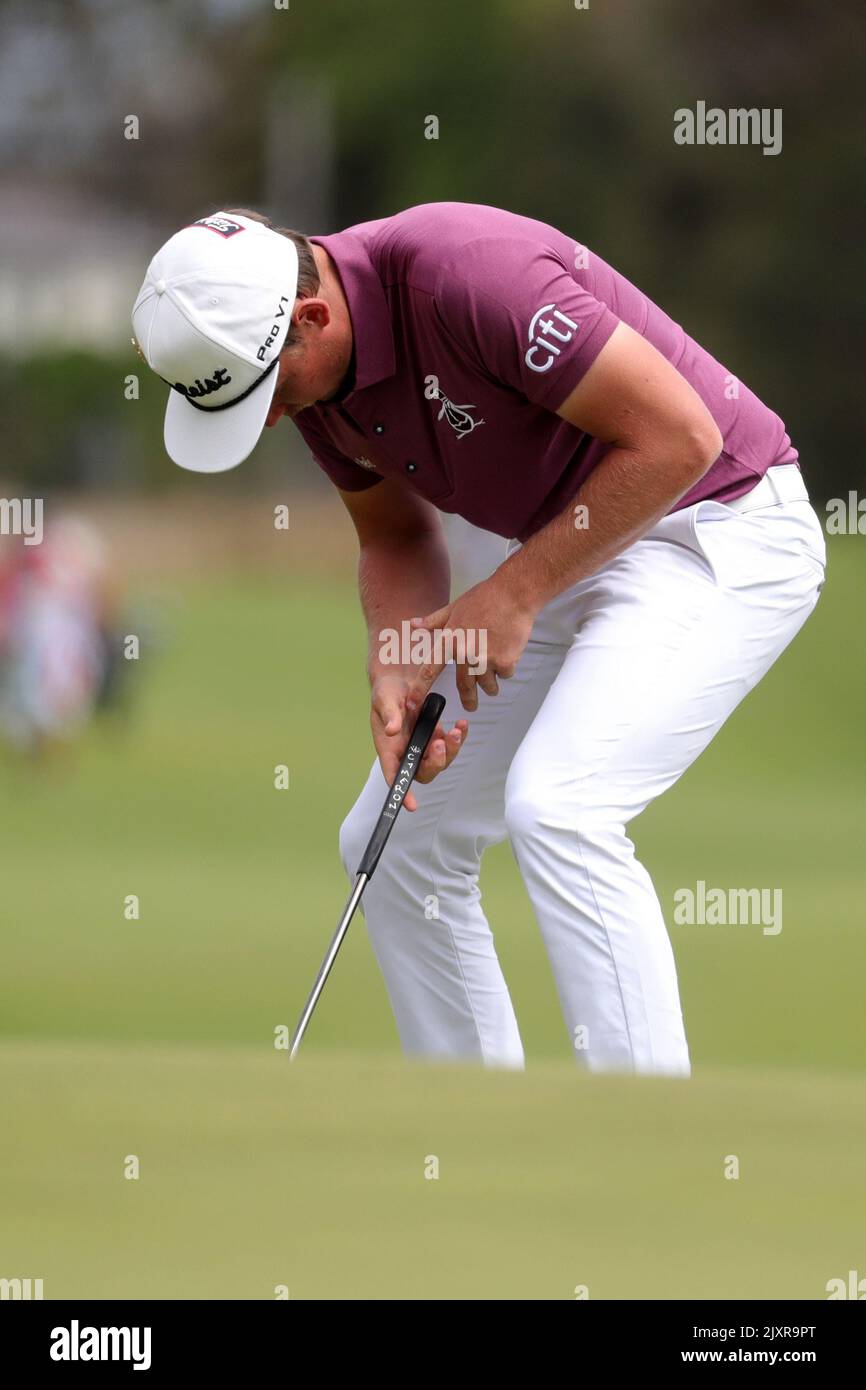 Cameron Smith d'Australie réagit après avoir perdu un putt sur le 17th lors de la coupe du monde ...