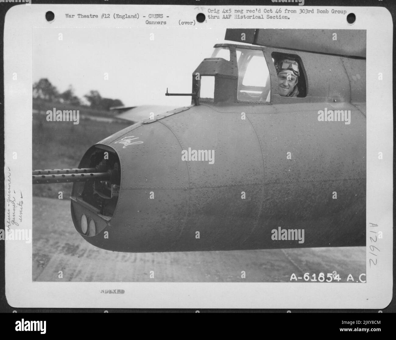 Queue Gunner du Boeing B-17 'Flying Fortress' HelL'S Angels. 303rd Bomb ...