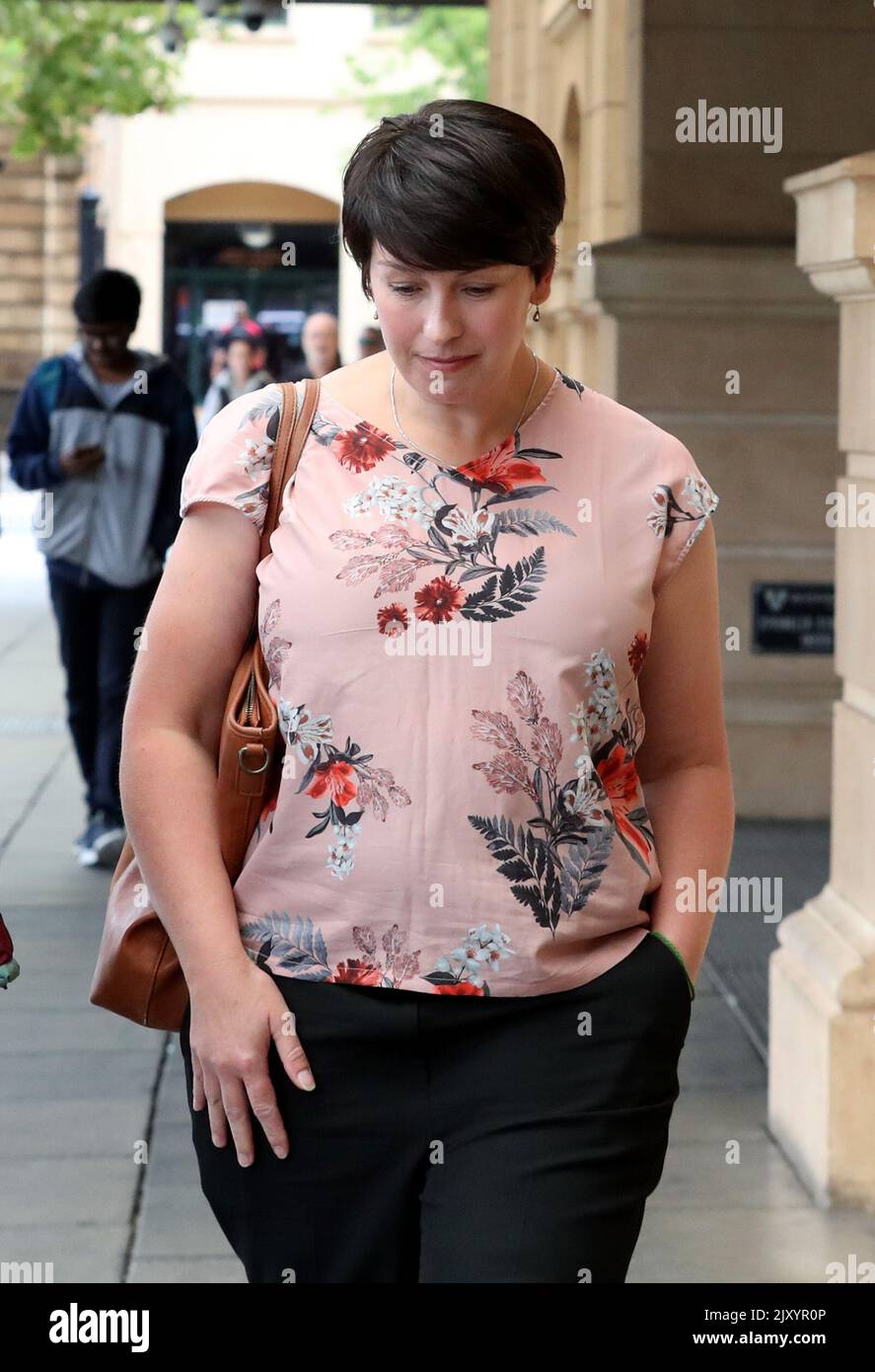 Sarah Kerr, qui a perdu un bébé alors que Lisa Barrett était sa sage ...