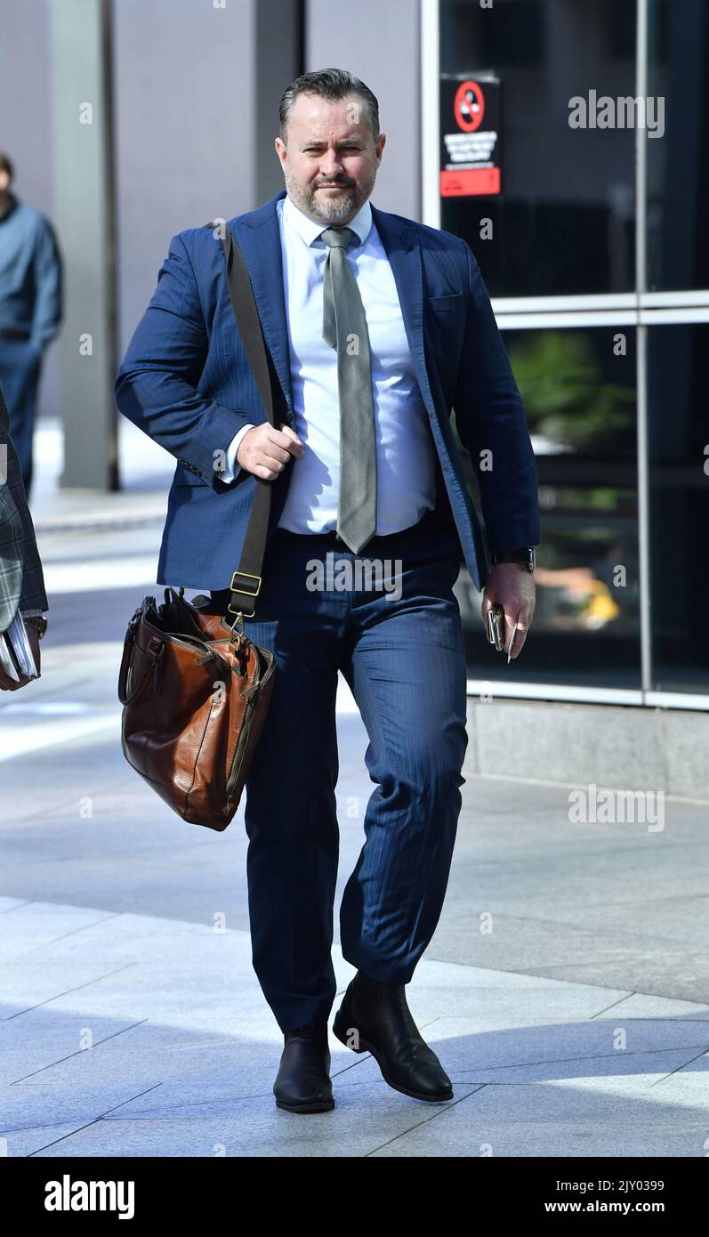 L'avocat Adam Magill arrive jeudi au tribunal de la magistrature de ...