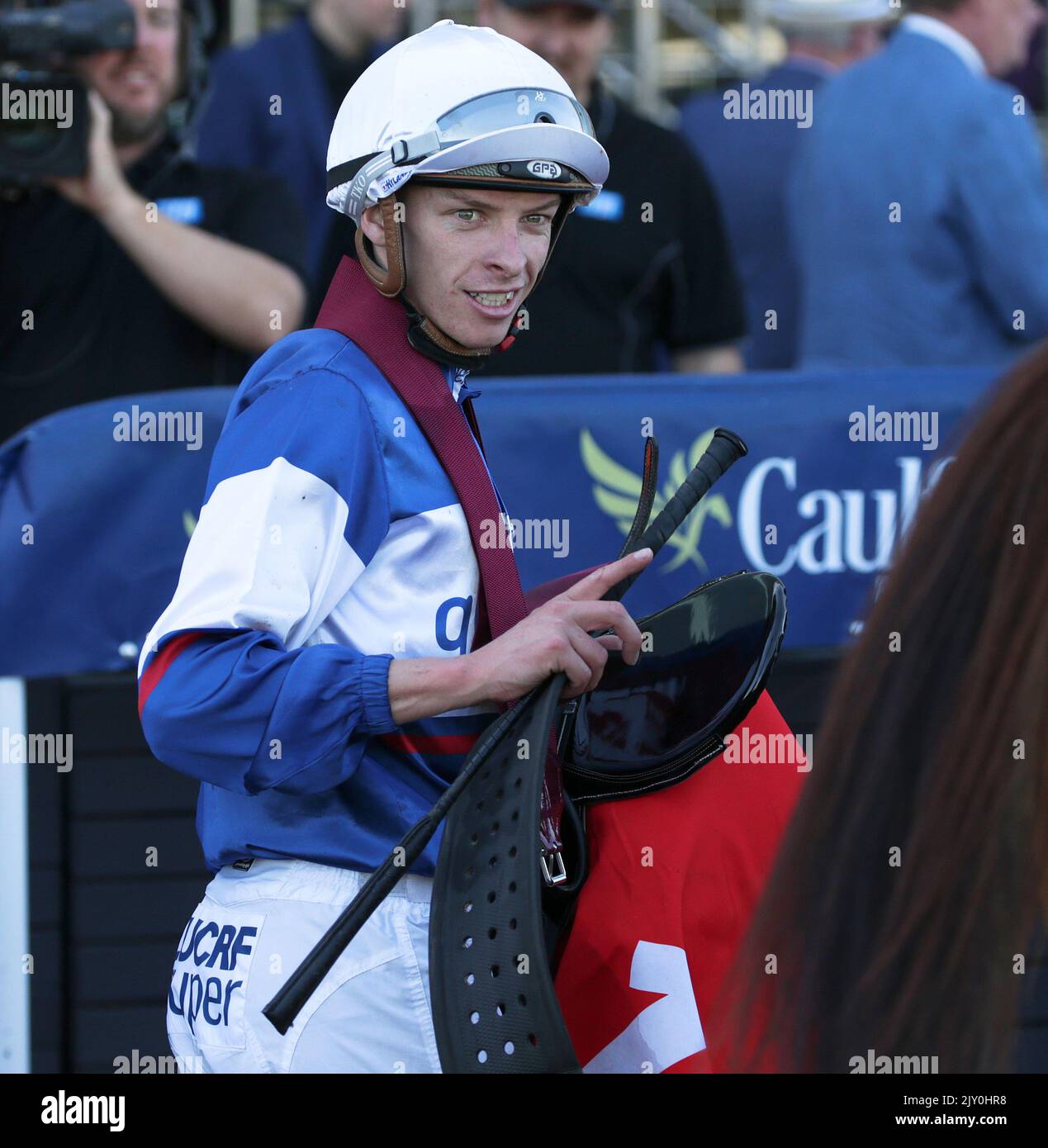 Le jockey Michael Dee revient à la balance sur Sir Pippin après avoir ...