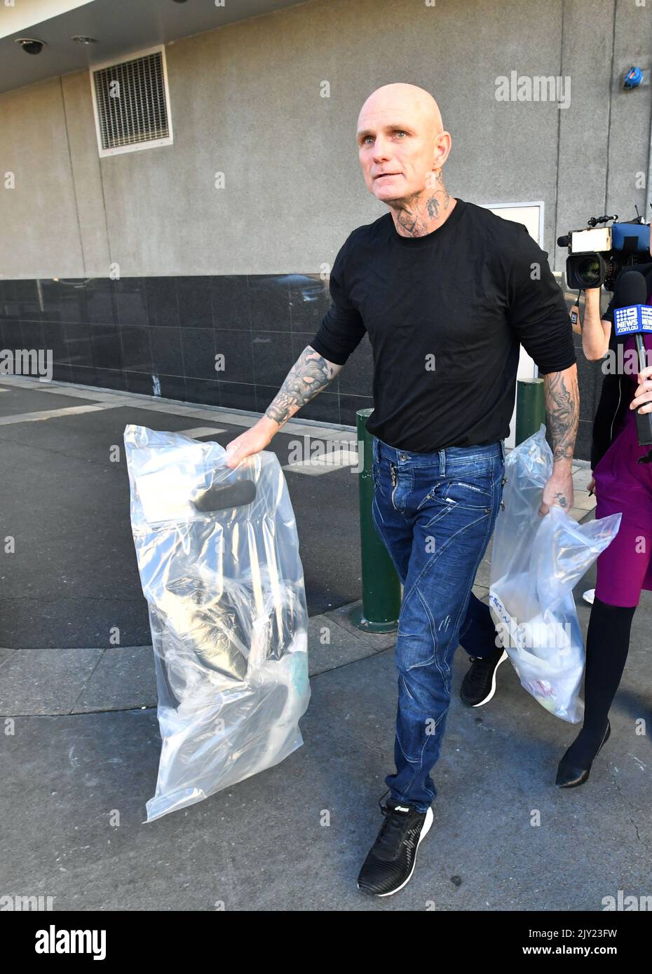 Nick Forbes quitte le centre de surveillance de Brisbane à Brisbane ...