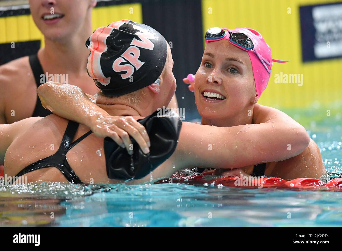La nageuse australienne Emma McKeon (à droite) épouse Ariarne Titmus (à ...