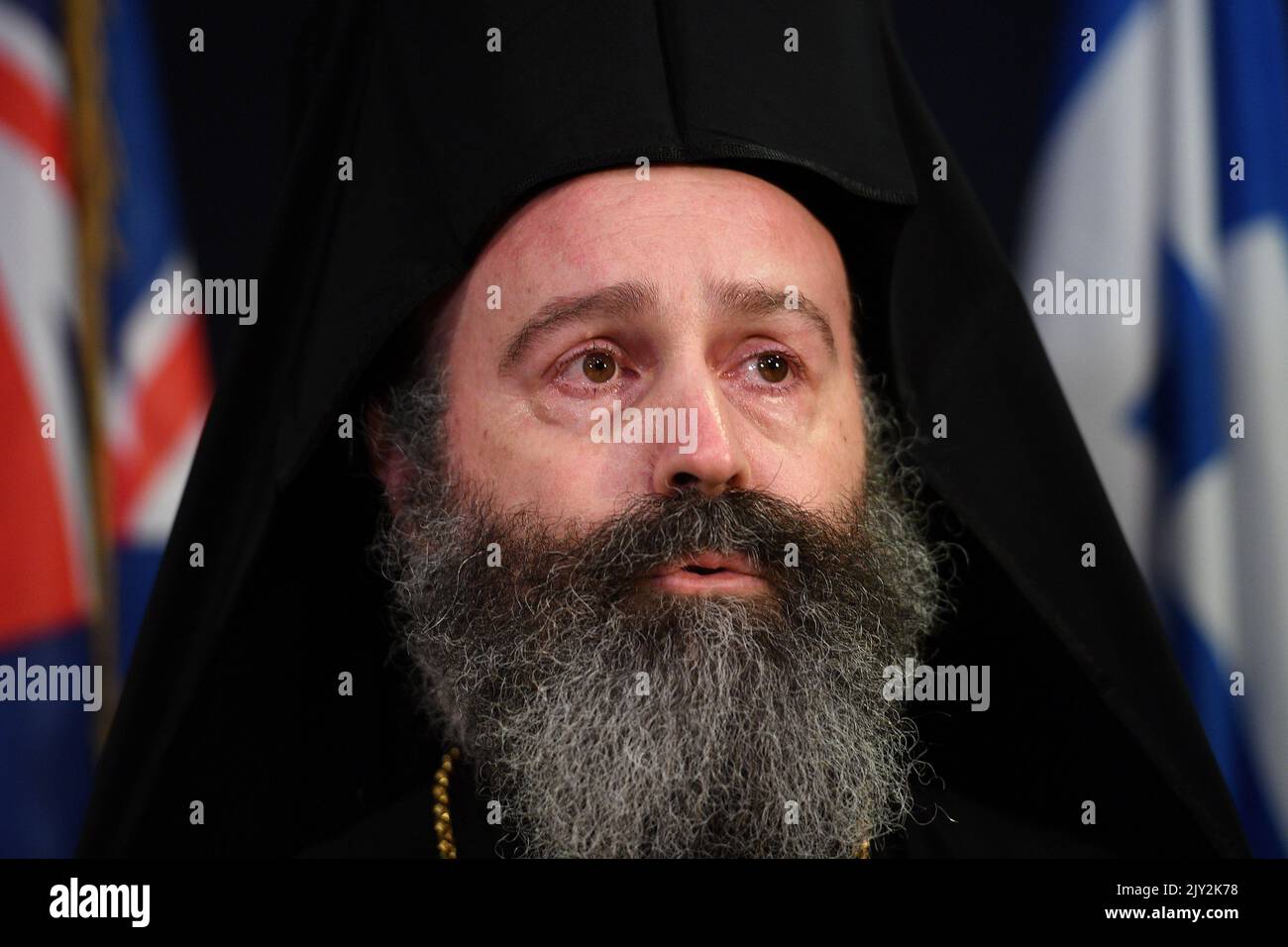 Le nouveau chef orthodoxe grec, l'archevêque Makarios, s'adresse aux ...