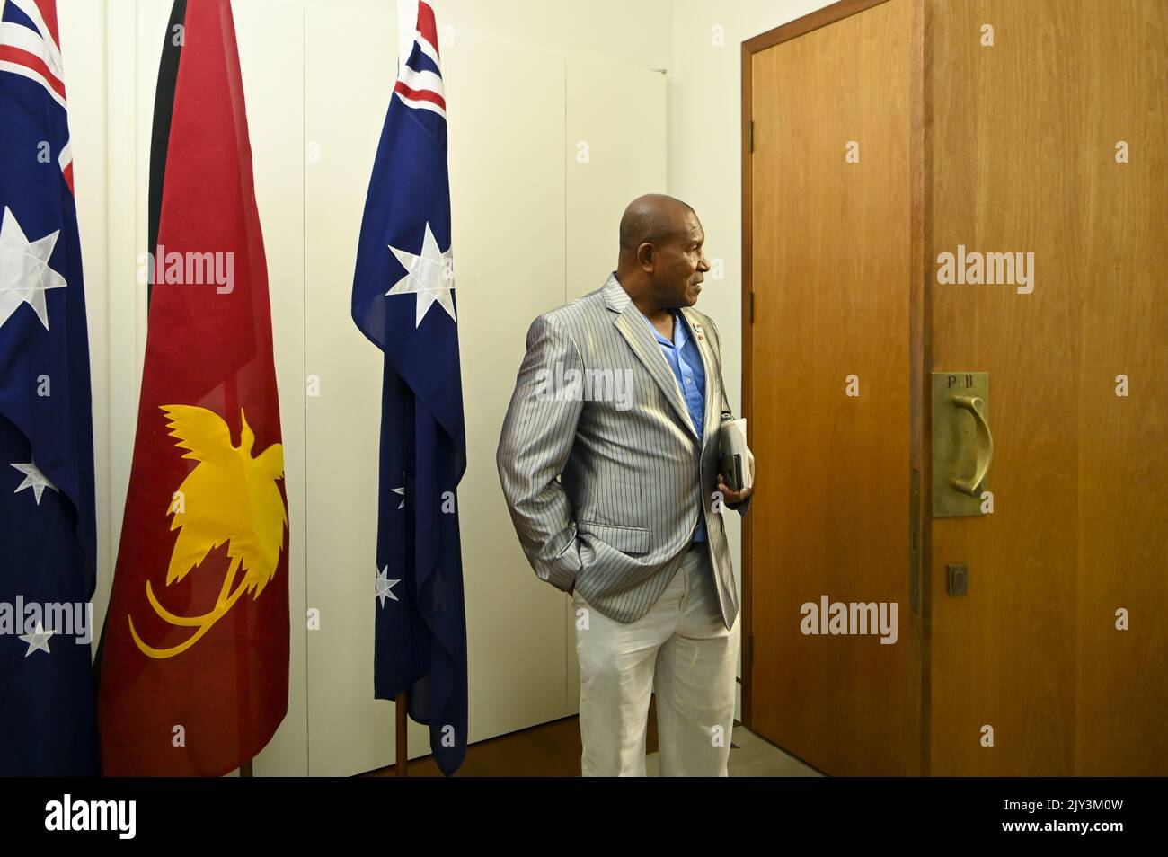 Le gouverneur de la province de Manus en Papouasie-Nouvelle-Guinée ...