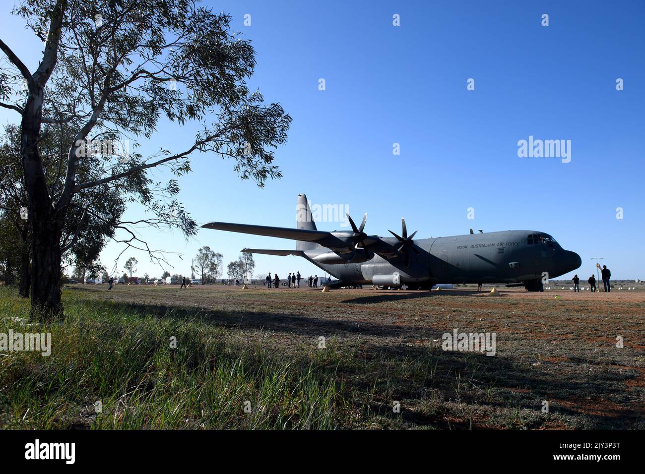 Un avion Hercules C-130J de la Royal Australian Air Force est vu au lac ...
