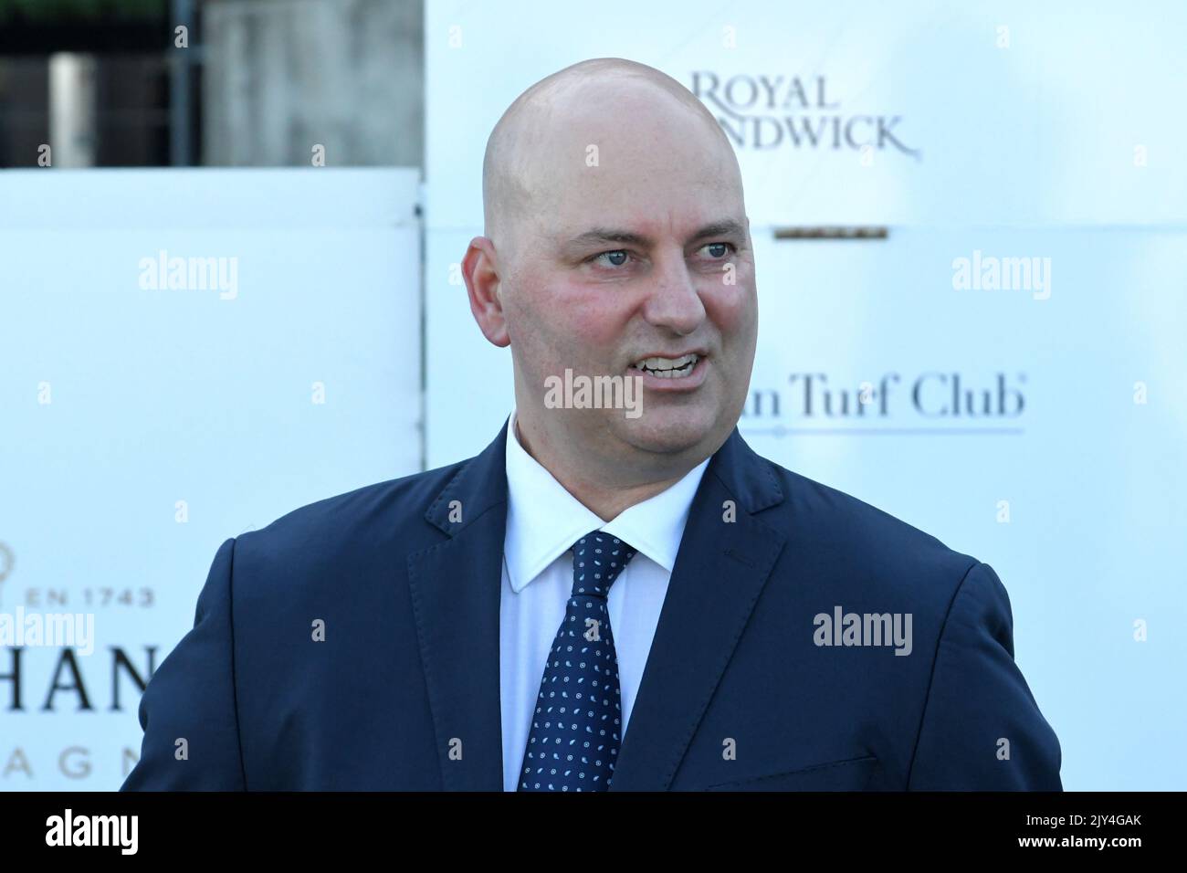 L'entraîneur John Thompson est vu dans la cour de montage après que le ...