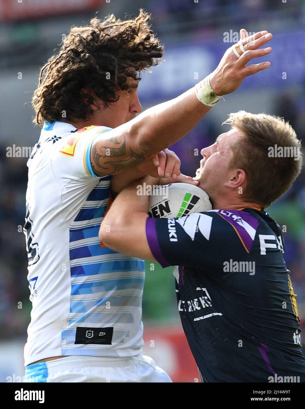 Kevin Proctor des Titans (à gauche) et Cameron Munster of the Storm ...