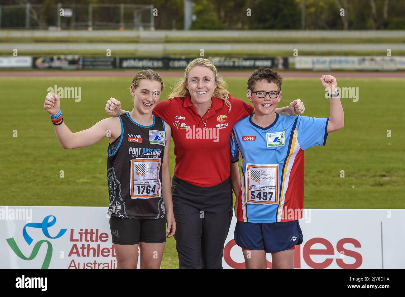 La championne olympique Sally Pearson pose avec Emily McMullen 11 de ...