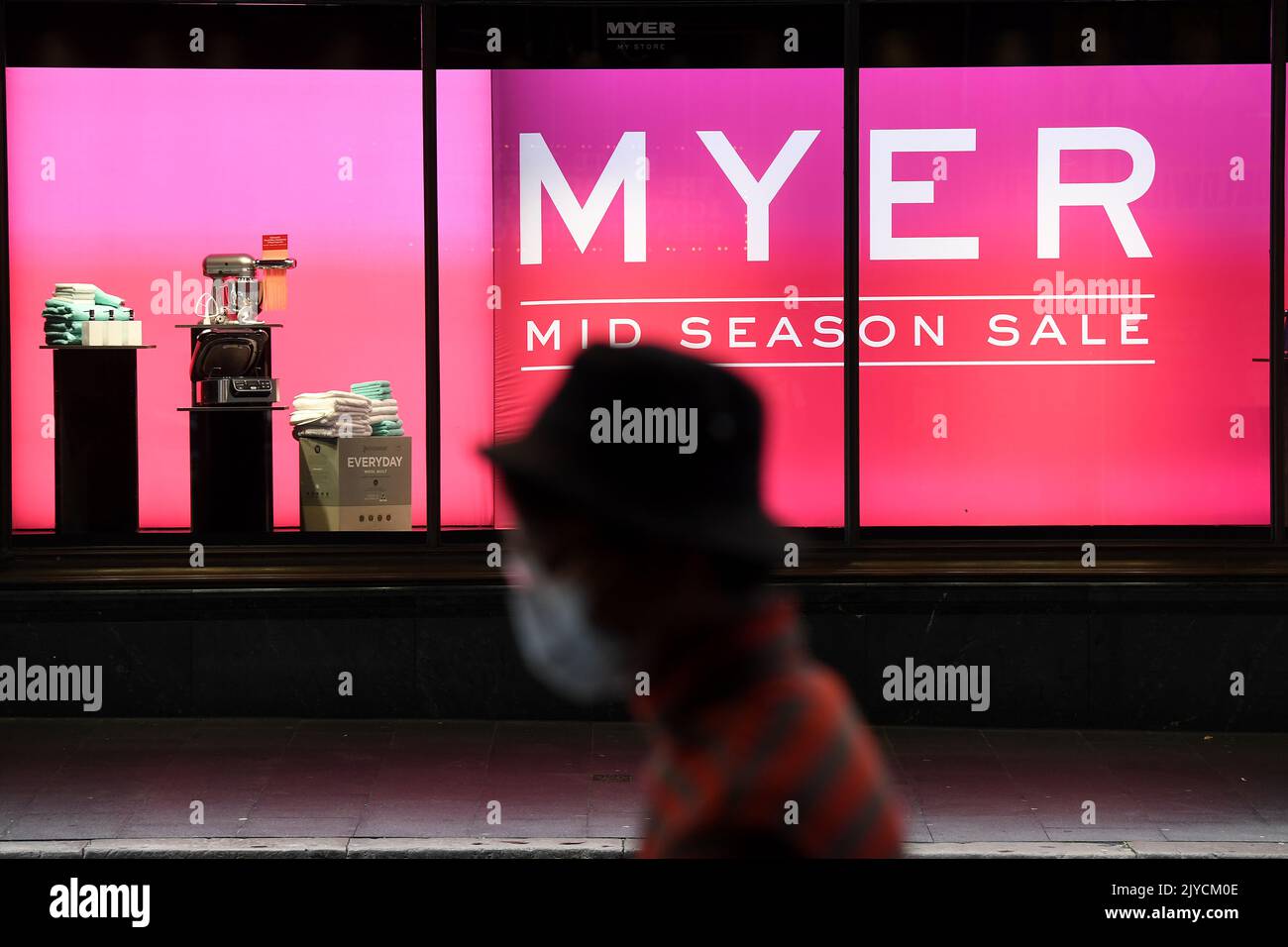 Singage dans un magasin Myer à Sydney, dimanche, 29 mars 2020. Le géant de la vente au détail ...