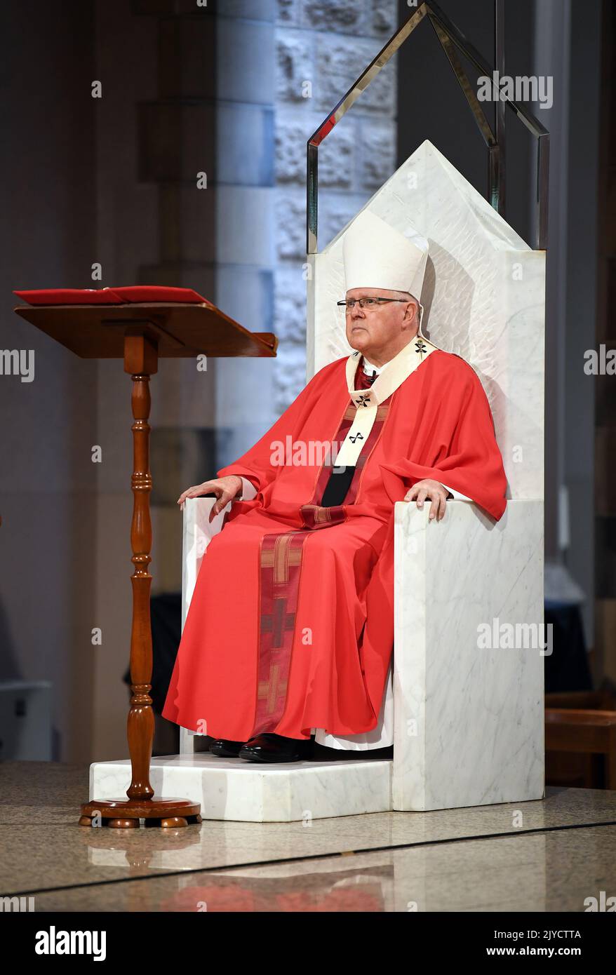 L'archevêque catholique de Brisbane, Mark Coleridge, est vu lors d'une ...