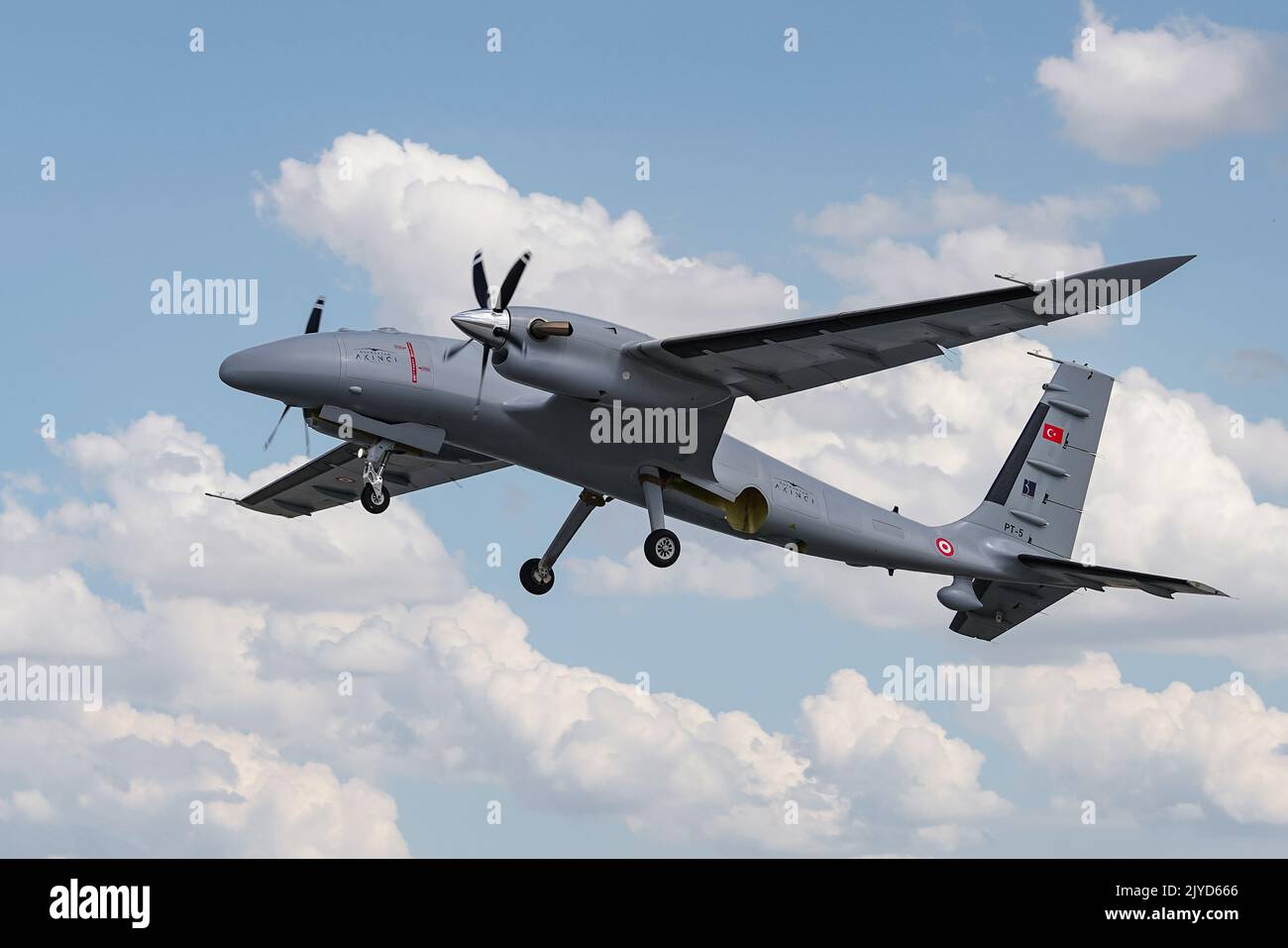 Baykar bayraktar akinci Banque de photographies et d’images à haute ...