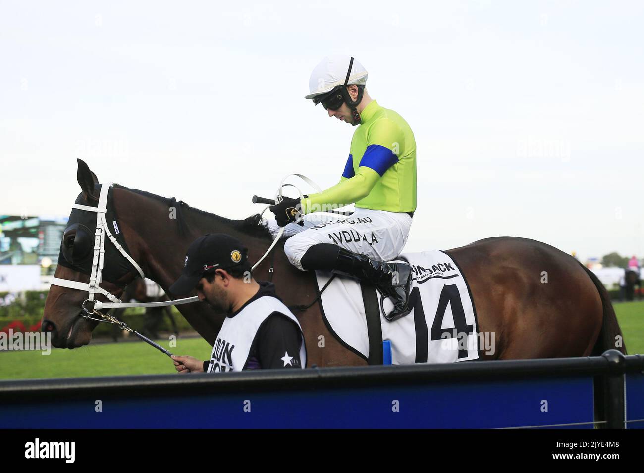 Brenton Avdulla sur True Detectivedirige vers la piste dans la course 8 ...