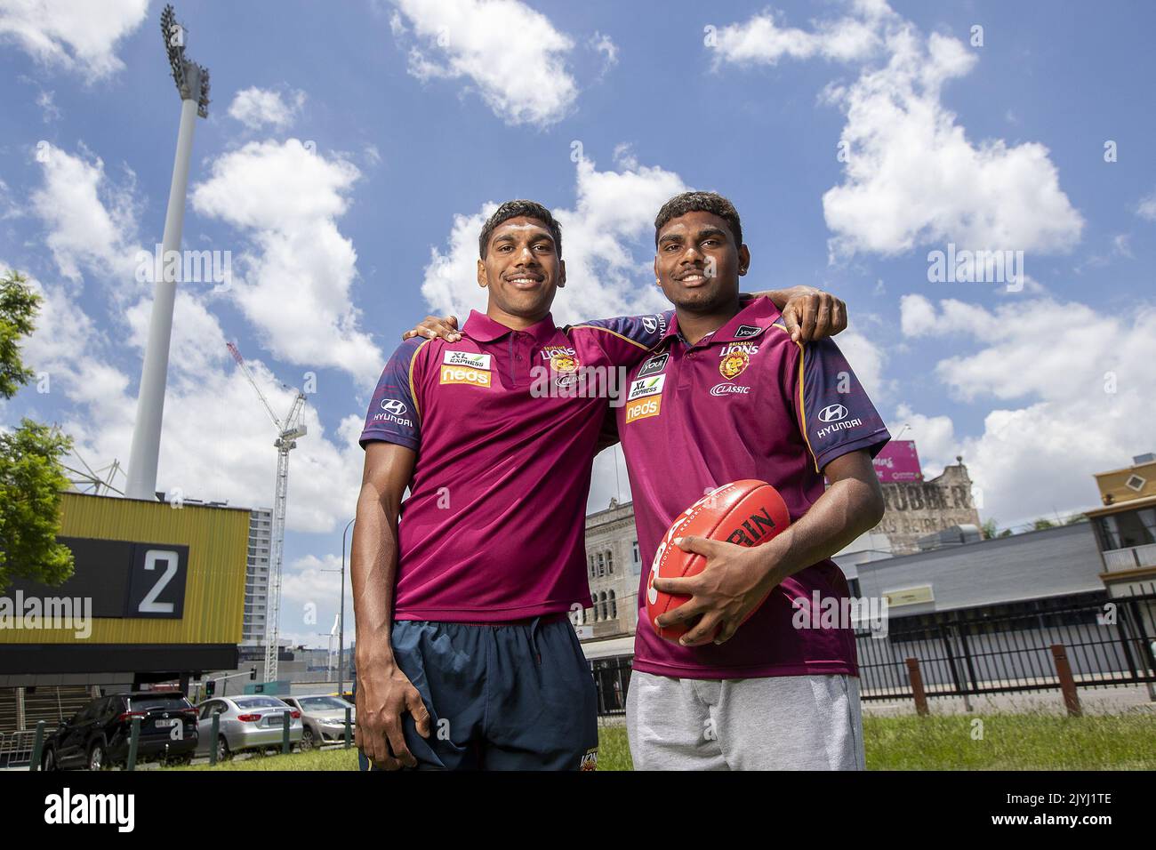 Keidean Coleman des Lions pose pour une photo avec son frère Blake ...