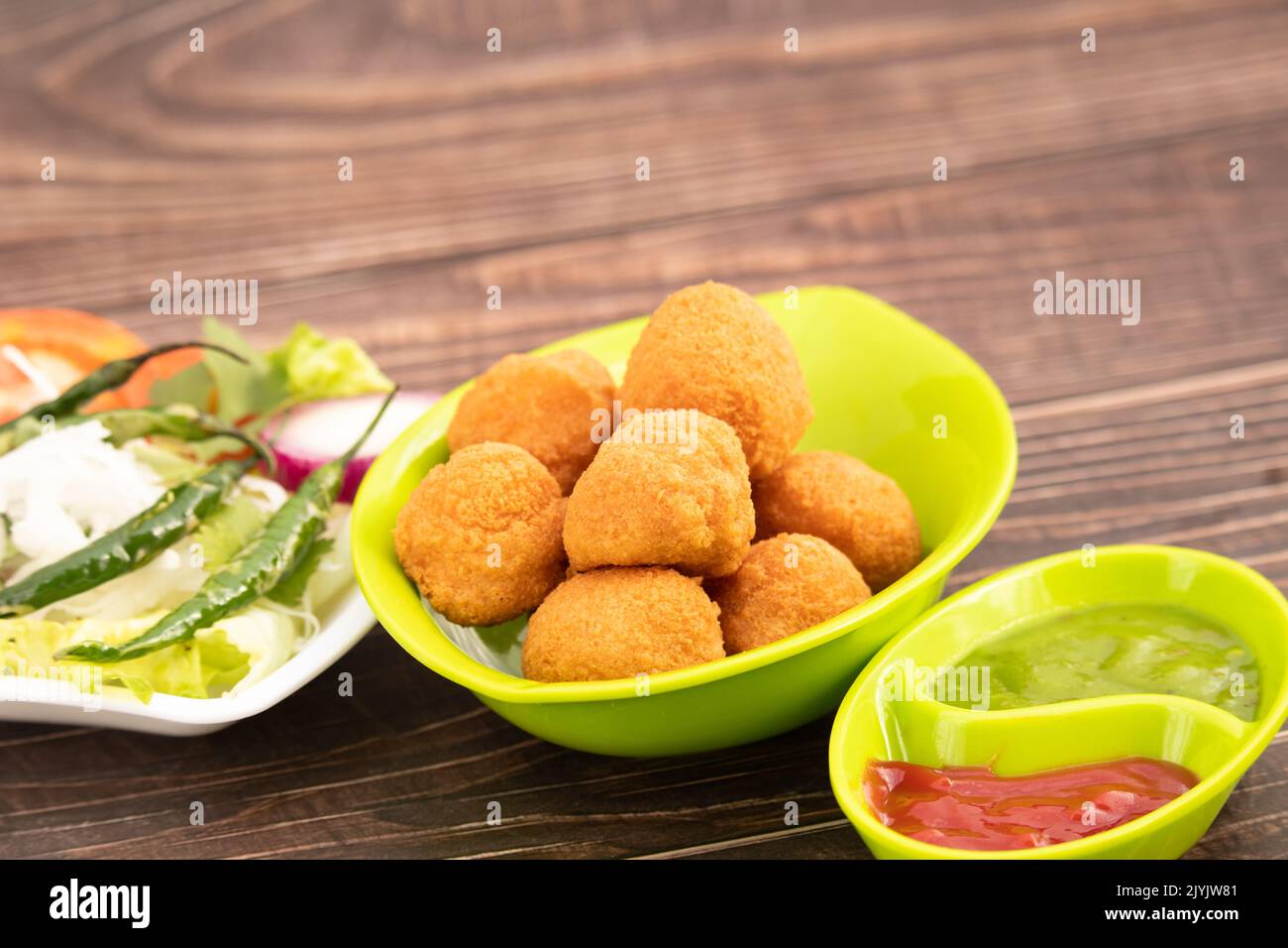 Moong dal laddu Banque de photographies et d’images à haute résolution ...