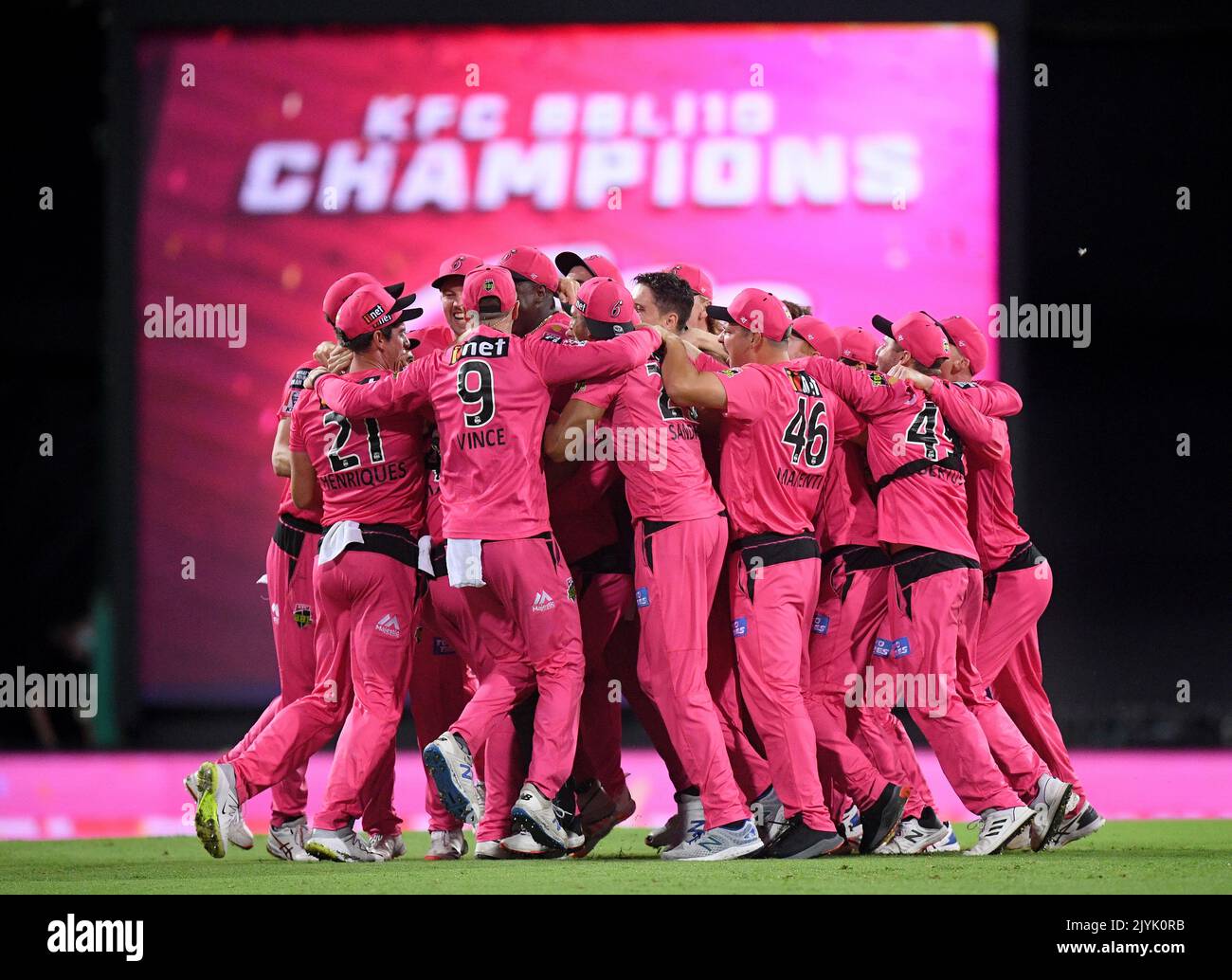 Les Sixers de Sydney fêtent après avoir remporté la Grande finale de la ...