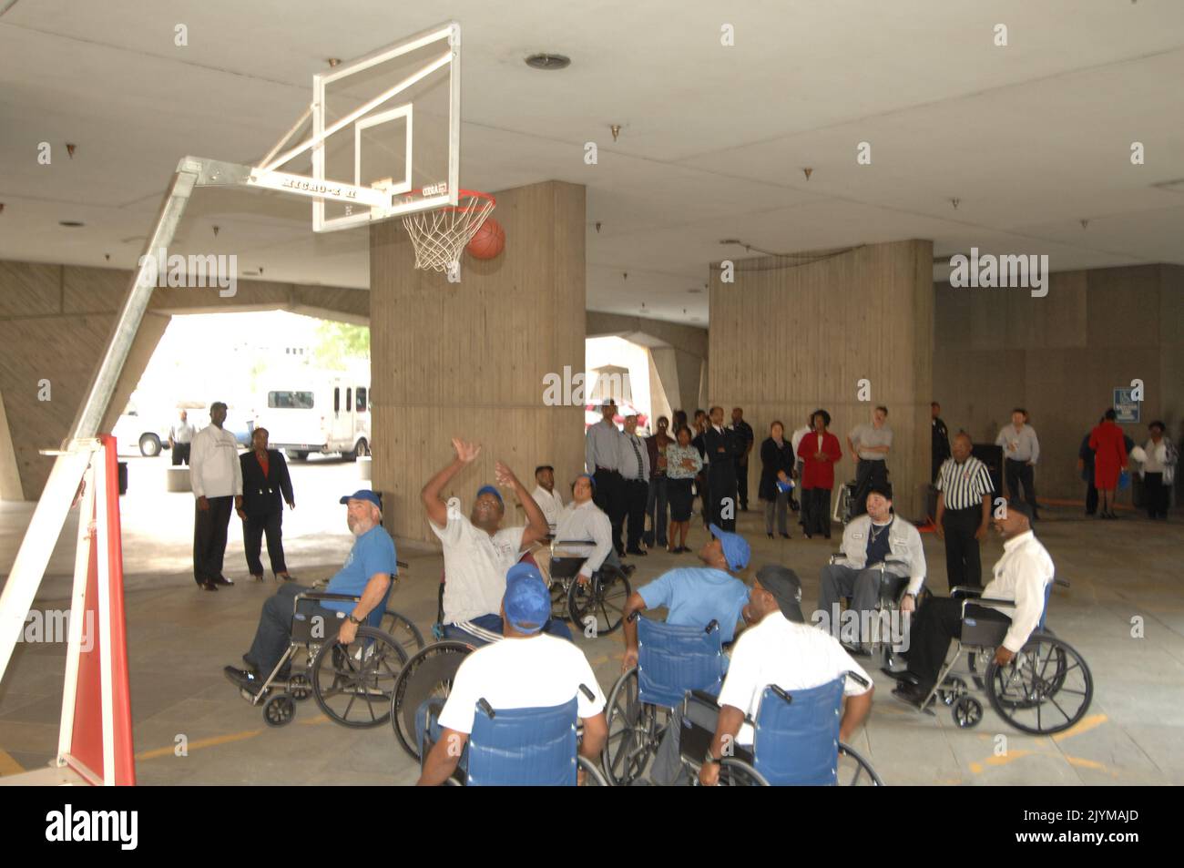 Événement de basketball en fauteuil roulant de sensibilisation aux ...