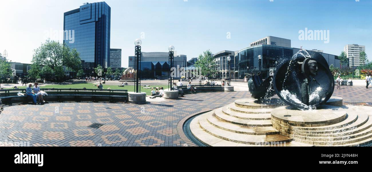 Forward statue birmingham Banque de photographies et d’images à haute ...