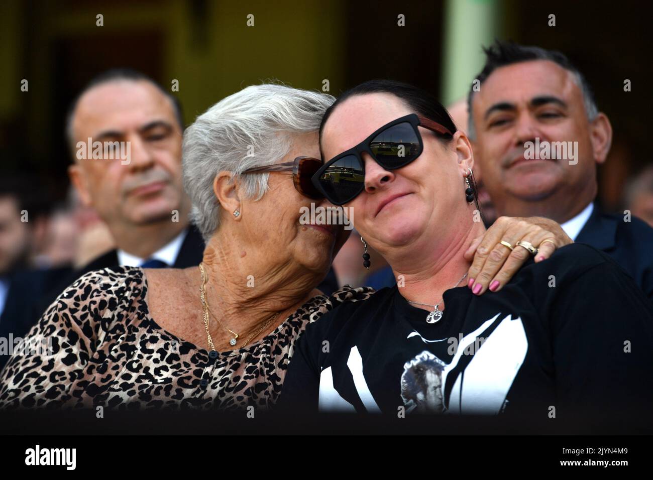 Le partenaire de Tommy Raudonikis Trish et sa fille Corryn se ...