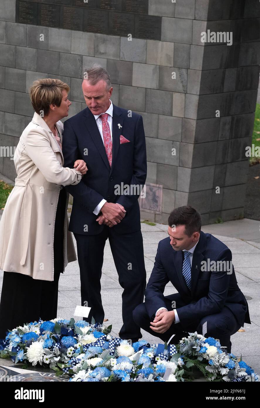 Les parents de Josh Prestney, Andrew et Belinda, avec leur frère Alex ...