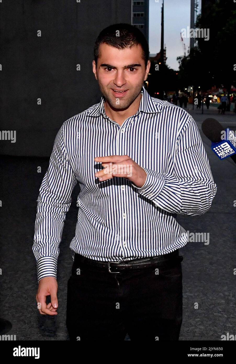 Ali Ebrahimi est vu quitter le tribunal de district de Brisbane jeudi ...