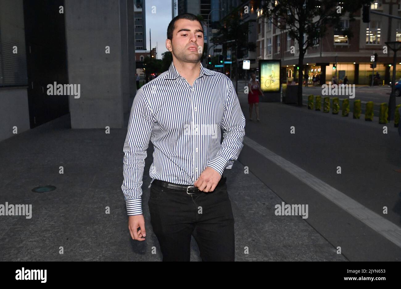 Ali Ebrahimi est vu quitter le tribunal de district de Brisbane jeudi ...