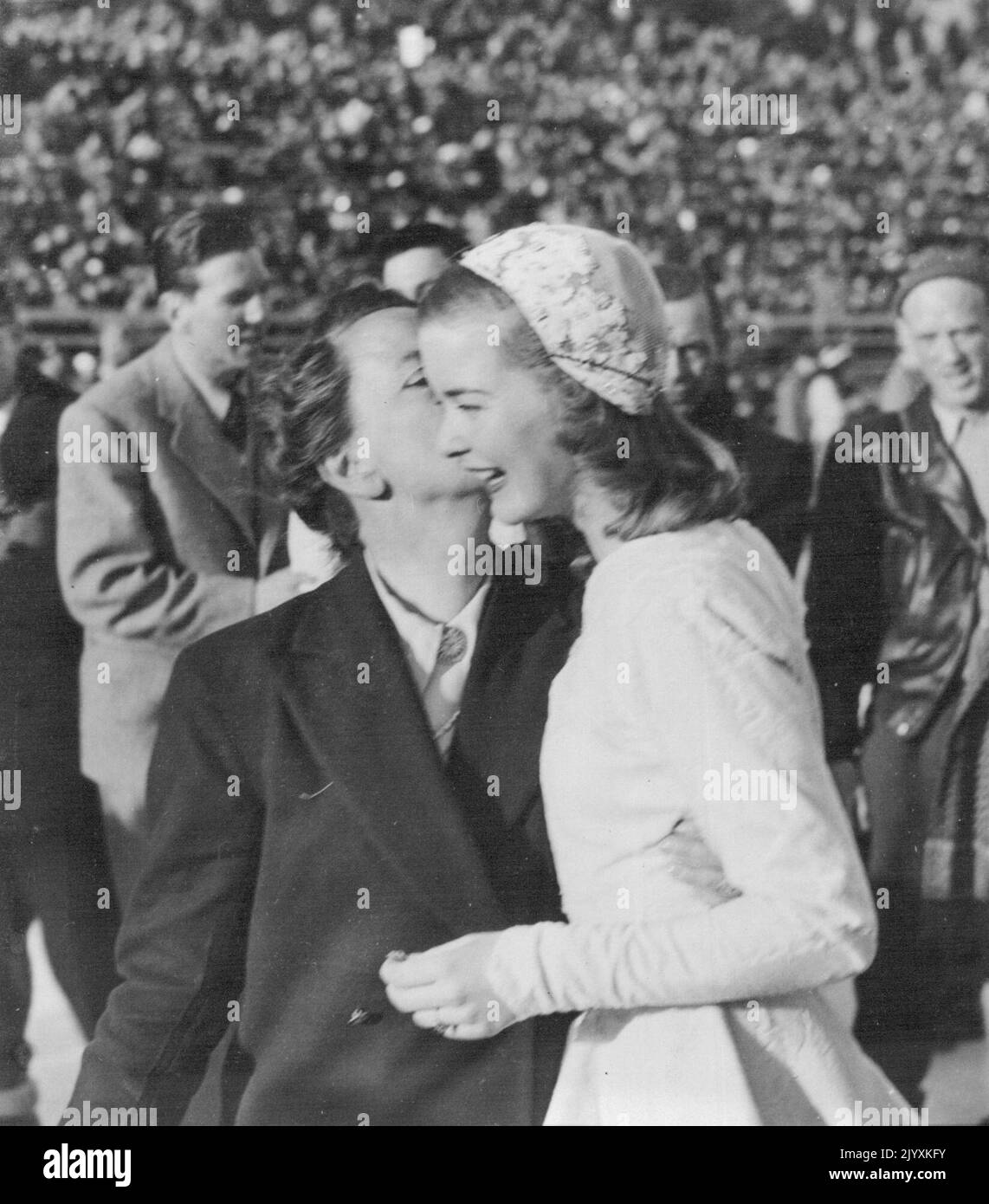 Barbara gagne Un Kiss -- Barbara Ann Scott, patineuse canadienne ...