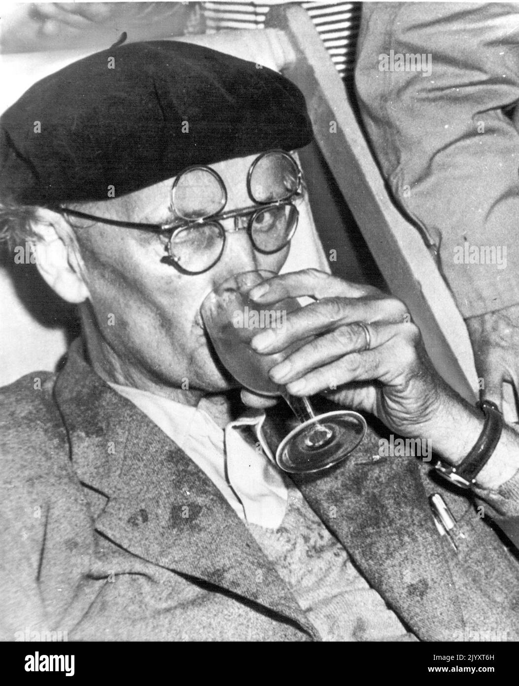 Plus d'eau pour Piccard -- le Professeur Auguste Piccard, scientifique ...